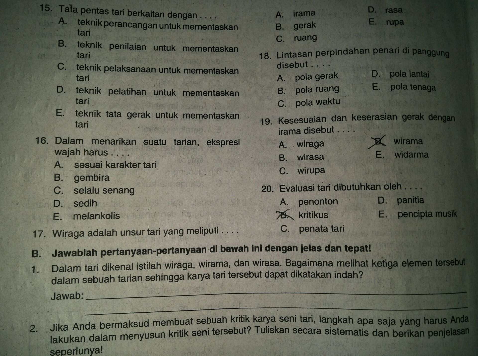 15. Tata pentas tari berkaitan dengan .... | StudyX