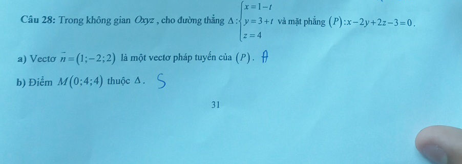 Câu 28: Trong không gian Oxyz, cho đường | StudyX