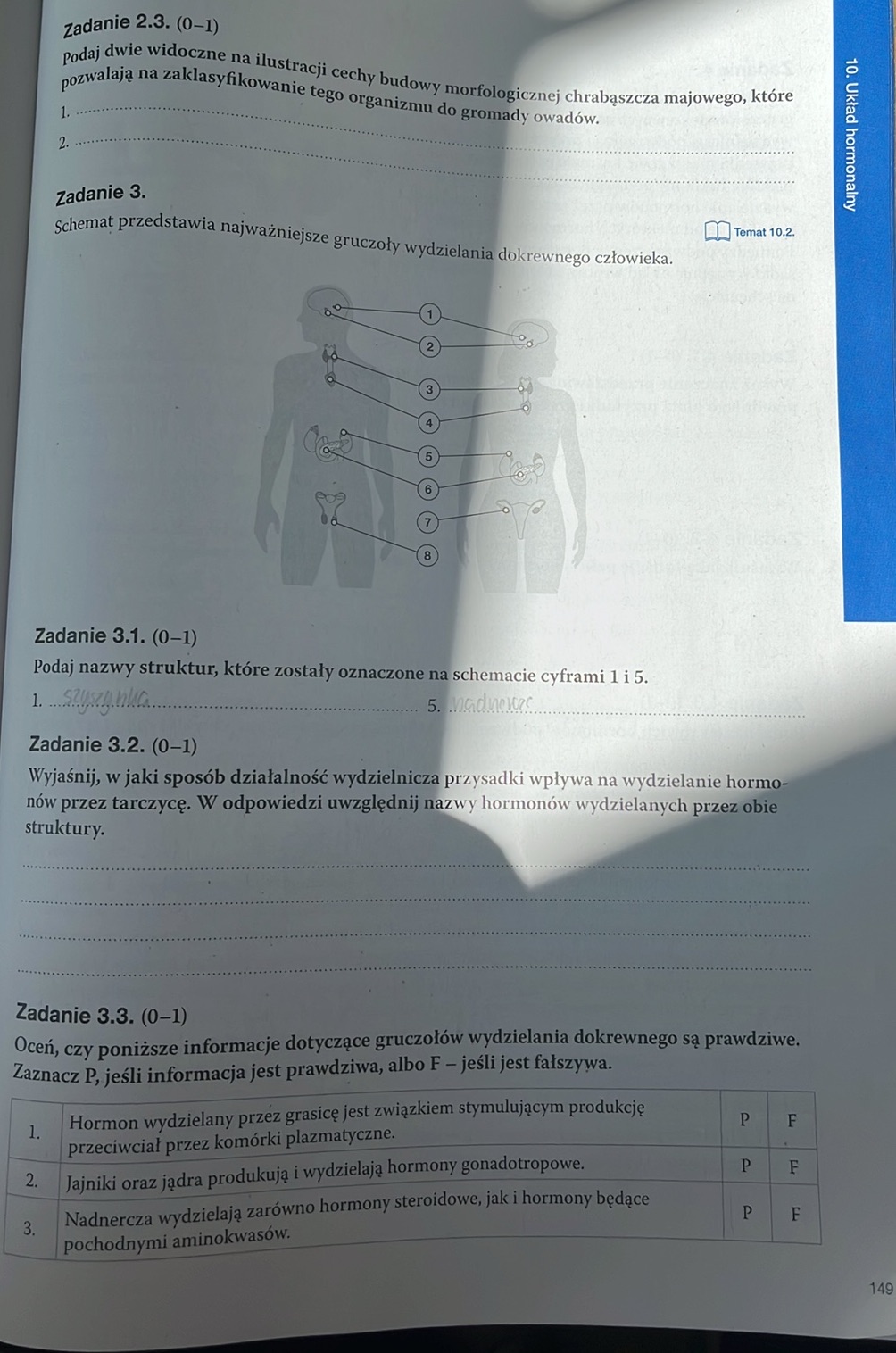 Zadanie 2.3. (0-1) Podaj dwie widoczne na | StudyX