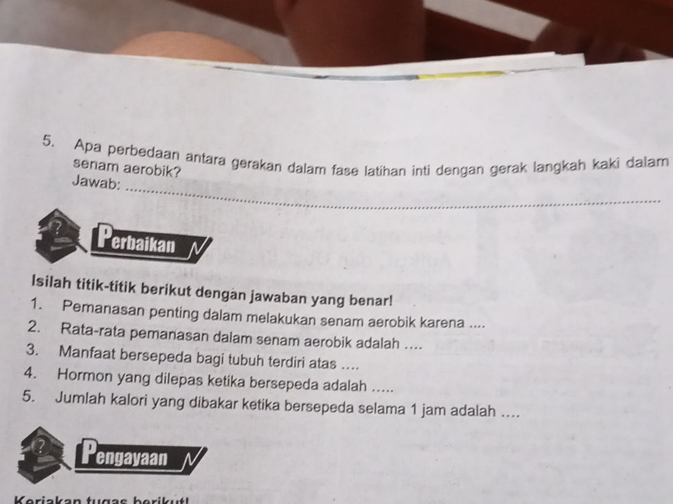 5. Apa perbedaan antara gerakan dalam fase | StudyX