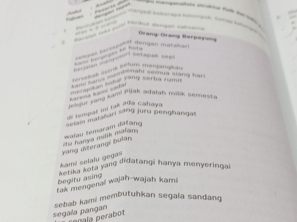 Bacalah teks puisi berikut dengan saksama: | StudyX