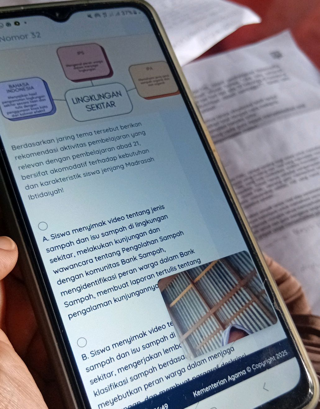 Berdasarkan jaring tema tersebut berikan | StudyX