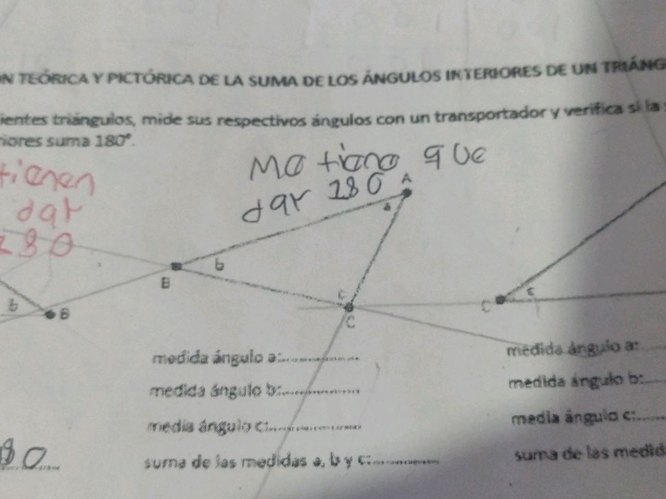 Mide los ángulos de los triángulos y | StudyX