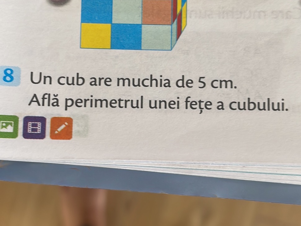 Un cub are muchia de 5 cm. Află perimetrul | StudyX