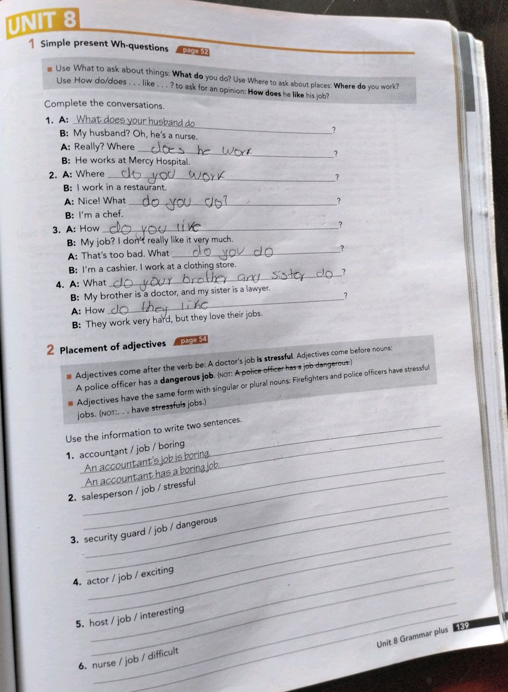 1 Simple present Wh-questions Complete the
