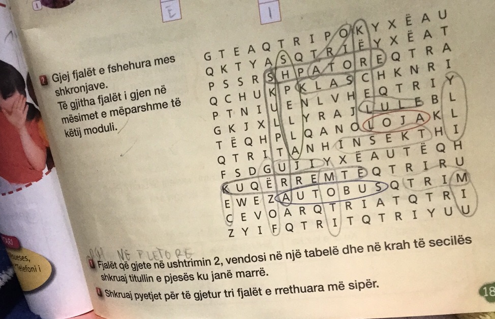 2 Gjej fjalët e fshehura mes shkronjave. Të | StudyX