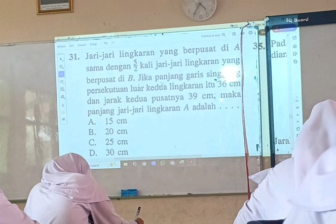 31. Jari-jari lingkaran yang berpusat di A | StudyX