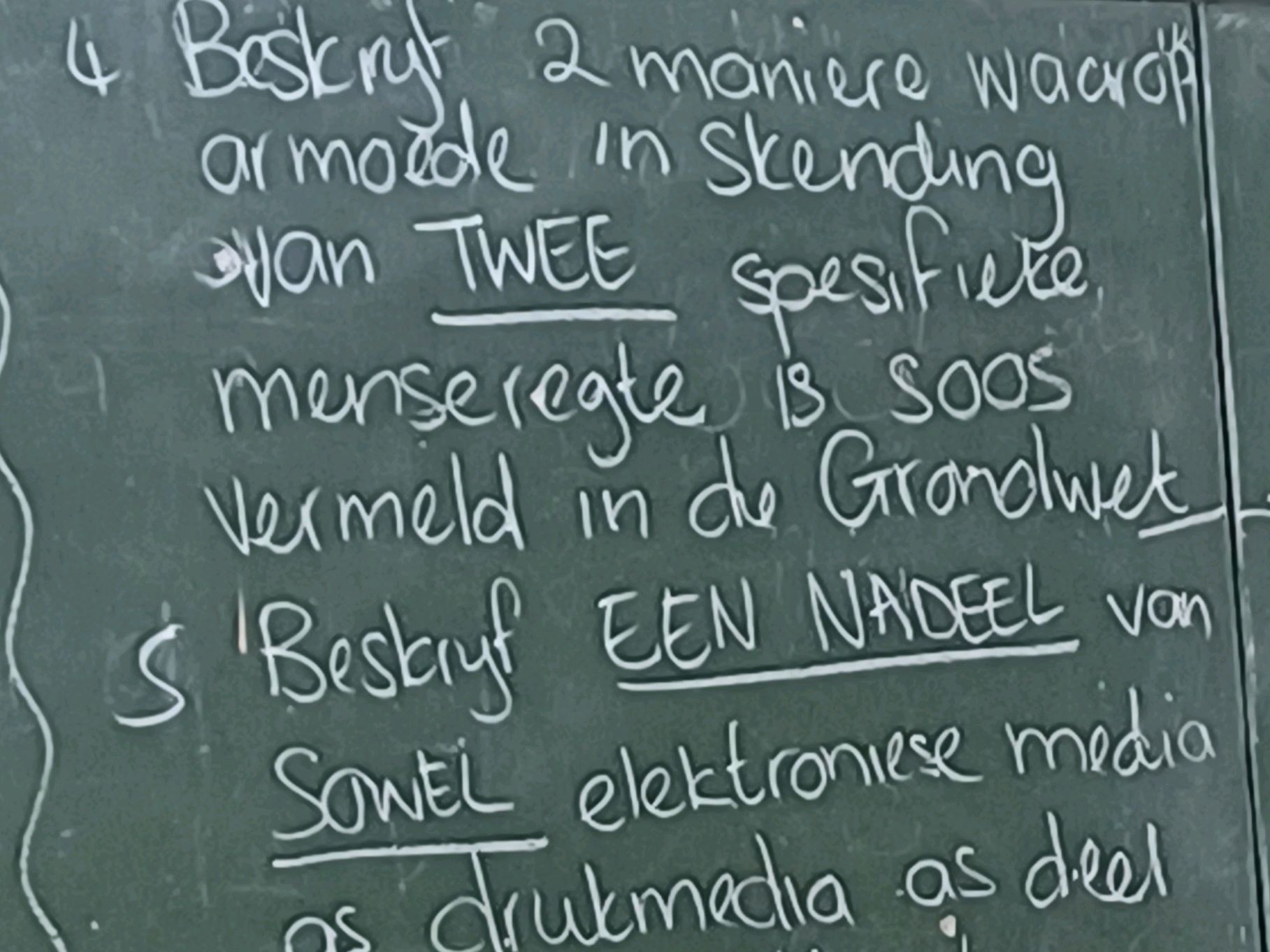 4 Beskryf 2 maniere waarop armoede in | StudyX