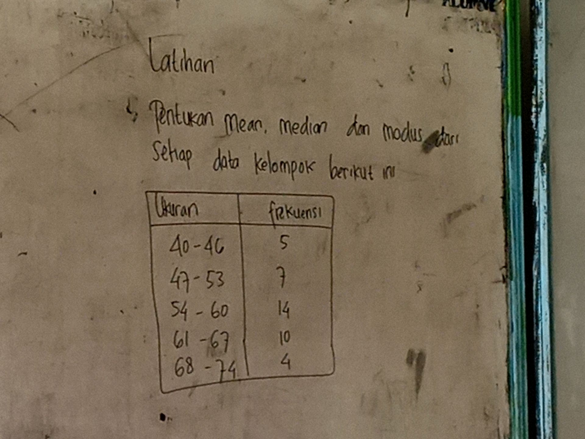 4. Tentukan mean, median dan modus dari | StudyX