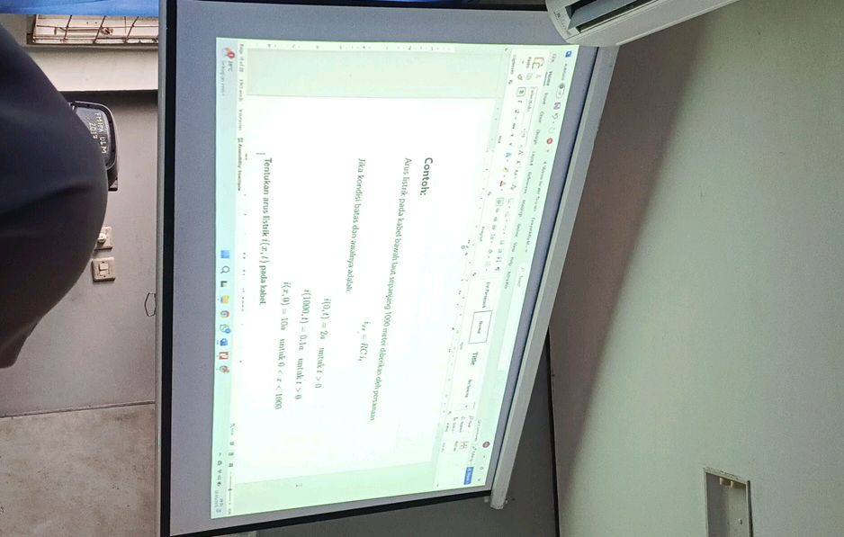 Tentukan arus listrik $i(x, t)$ pada kabel. | StudyX