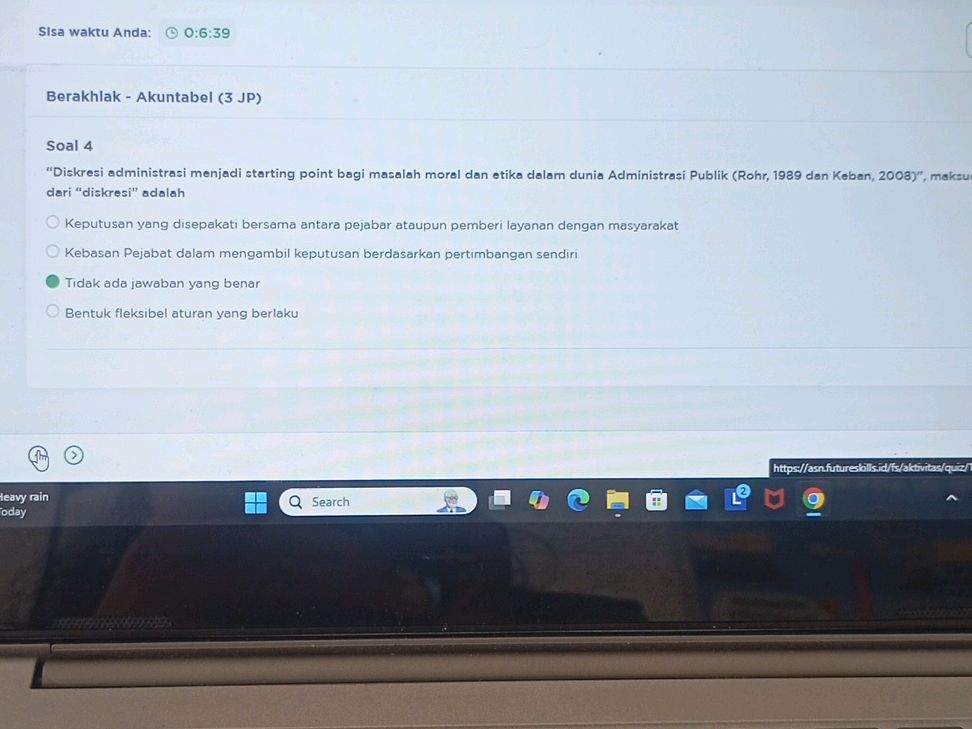 Soal 4 "Diskresi administrasi menjadi | StudyX