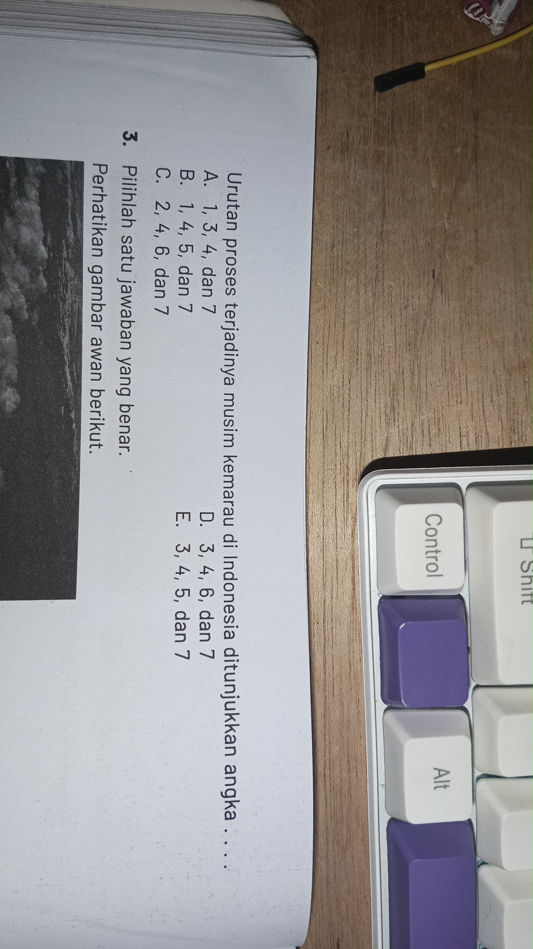 3. Urutan proses terjadinya musim kemarau di | StudyX