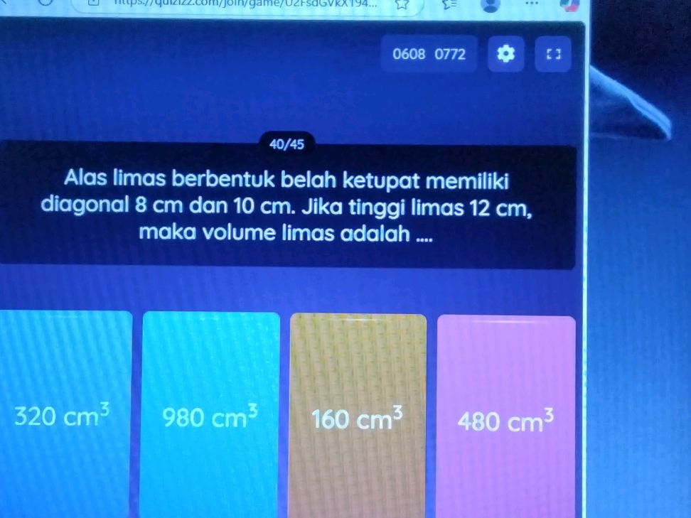 Alas limas berbentuk belah ketupat memiliki | StudyX