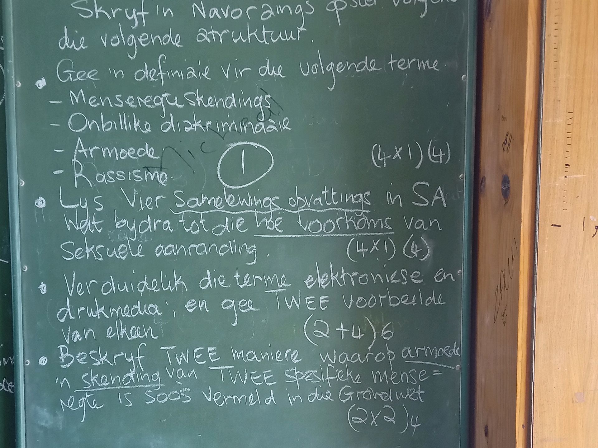 Skryf in Navorsings opstel die volgende | StudyX