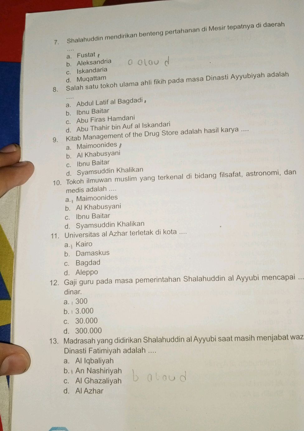 7. Shalahuddin mendirikan benteng pertahanan | StudyX